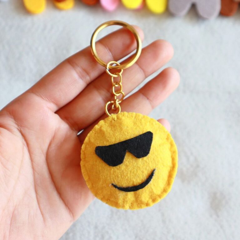 Set Of 5 Cute Emoji Keychains | Handmade Felt Keychains - chamakstore.com